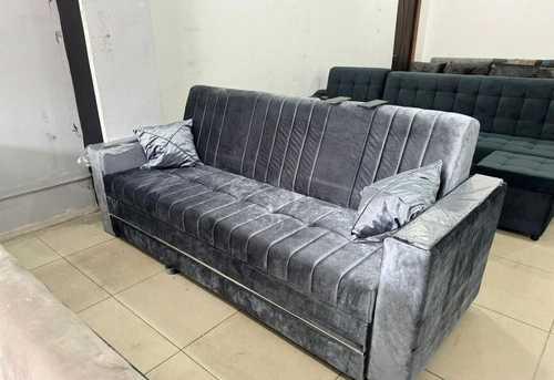 Прямой диван с полосками