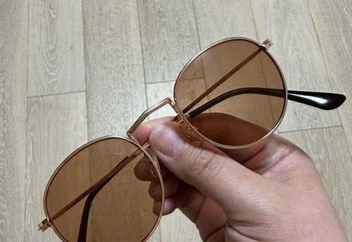 Детские очки в чехле (солнцезащитные)