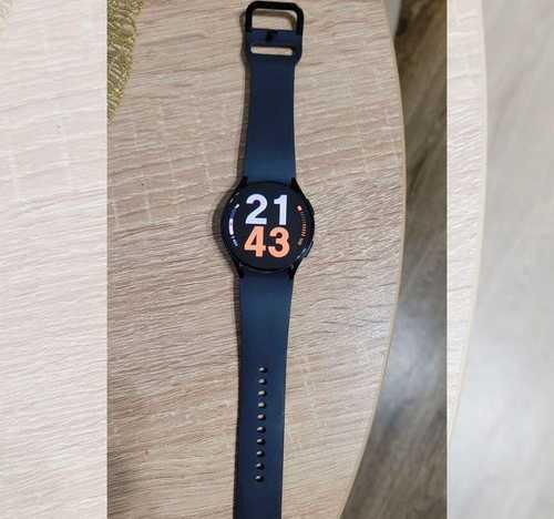 Часы смарт Samsung Galaxy Watch 6