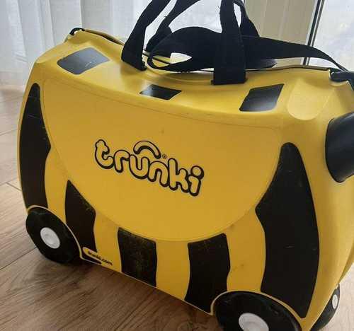 Чемодан на колесах Trunki