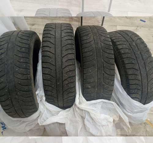 Bridgestone Ice Cruiser 7000 185/65 R15 88