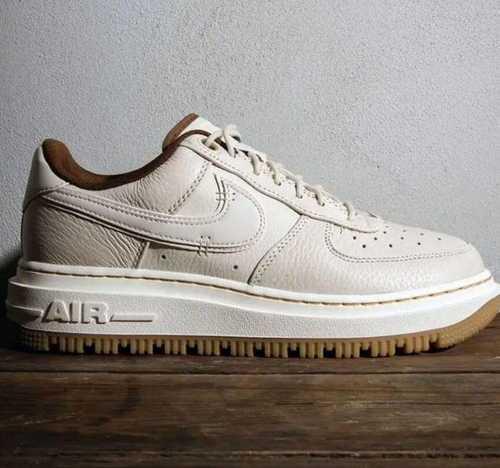 Кроссовки Nike Air Force 1 Luxe 'Pecan'