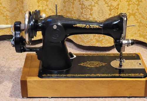 Швейная машина подольск с ручным приводом, чехол