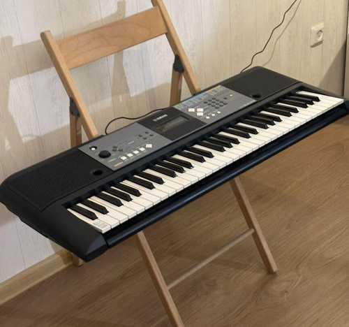 Yamaha PSR-E233 в идеальном состоянии