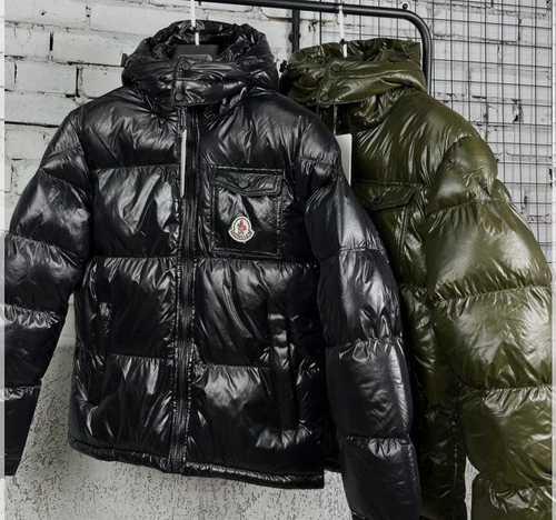 Глянцевый пуховик Moncler Maya