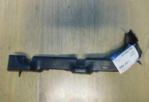 Направляющая заднего бампера Ford Fusion 05-12 нов