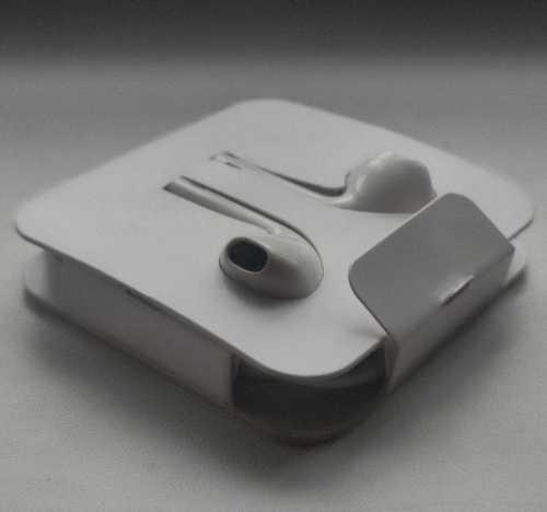 Наушники Apple EarPods lightning