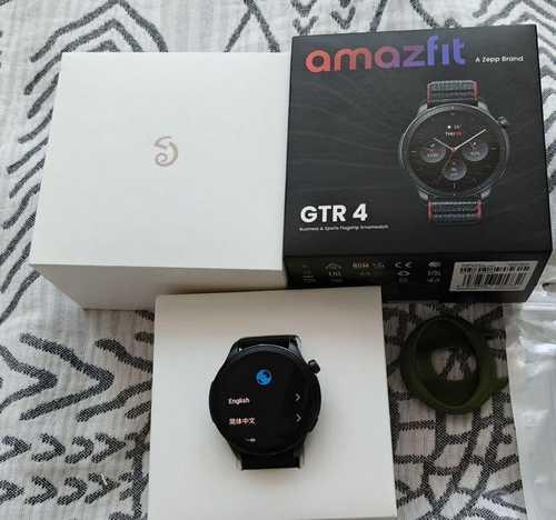 Умные часы Amazfit GTR 4