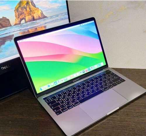 Macbook pro 13 2019 8/256 4 порта Thunderbolt