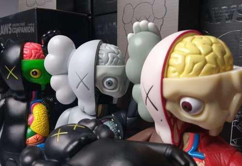 Коллекционные фигурки kaws