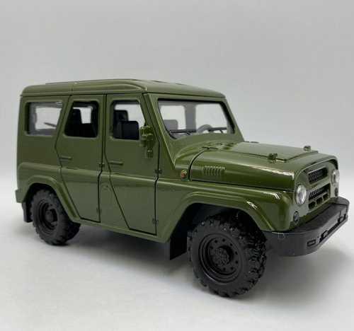 Модель автомобиля UAZ Hunter Металл 1:24