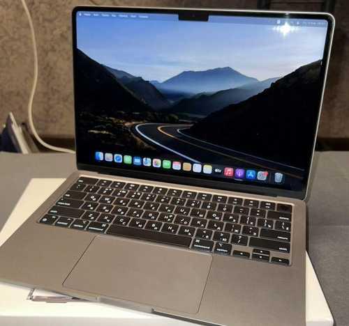 Apple MacBook Air 13 Mid 2022, M2 8-core, 256GB