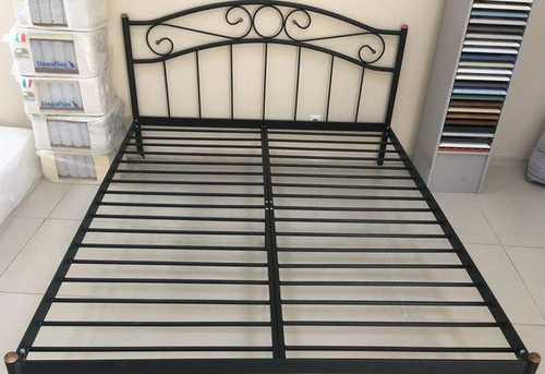 Кровать из металла