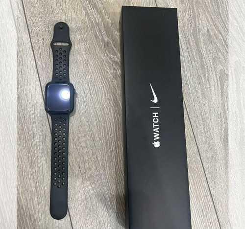 Часы apple watch 7 45 mm nike