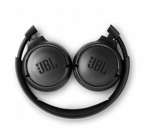 Черные наушники JBL tune500BT