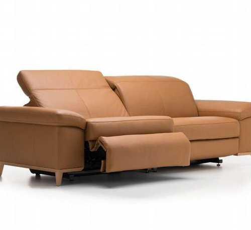 Прямой кожаный диван Cadini с двумя реклайнерами Т
