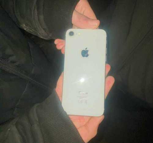 iPhone 8, 64 ГБ