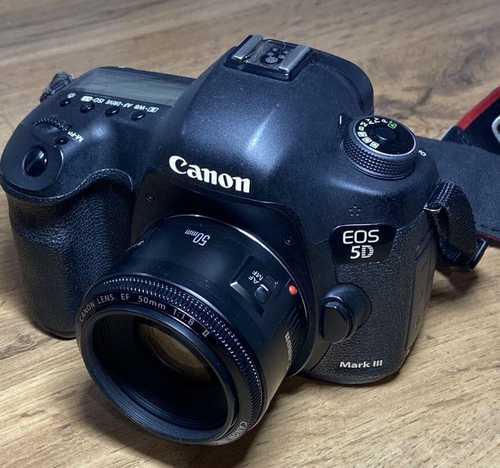 Зеркальный фотоаппарат Canon 5D mark iii