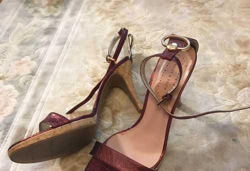 Босоножки Charles & Keith 40-41