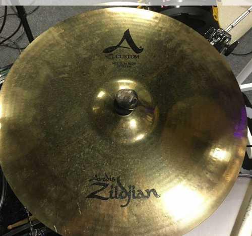 Zildjian A custom medium ride 20" brilliant