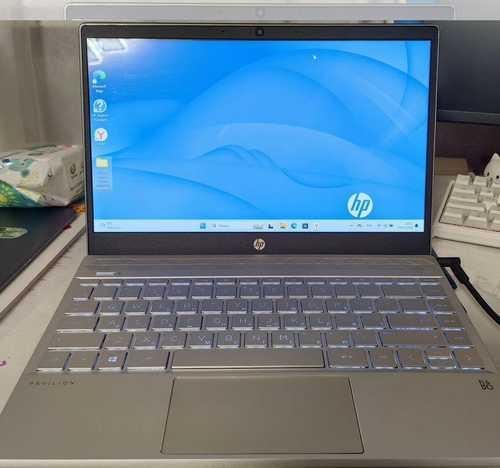 HP pavilion 13 core i5-8265u 8/256gb