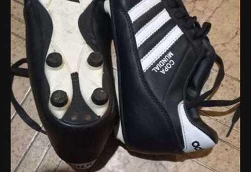 Кроссовки для футбола с шипами