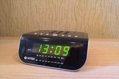 Часы с радио Vitek