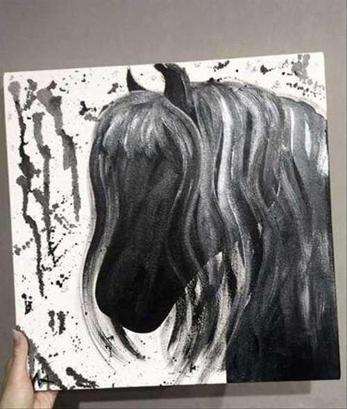 Картина в интерьер «черная лошадь»
