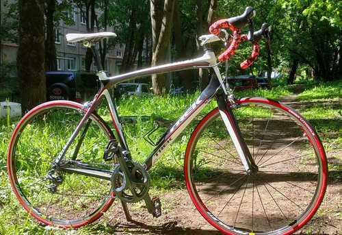 Шоссейный велосипед Trek Madone 4.7