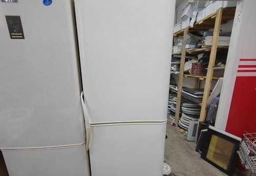 Высокий двухмоторный холодильник Indesit