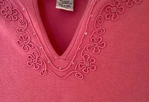 Футболка трикотажная женская и розовый свитер