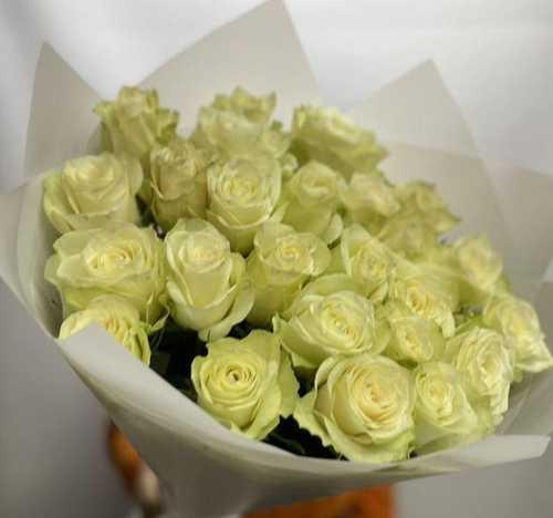 Белые розы 60 см Хризантемы