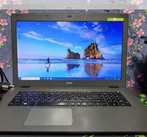 Acer i3-5005U.8Gb.128Gb SSD 320Gb.Intel HD.17.3"