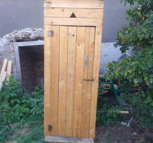 Уличный туалет деревянный