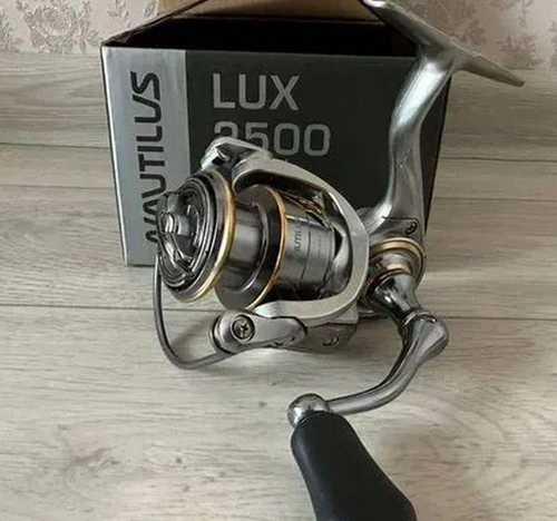 Катушка для спиннинга Nautilus Lux 2500