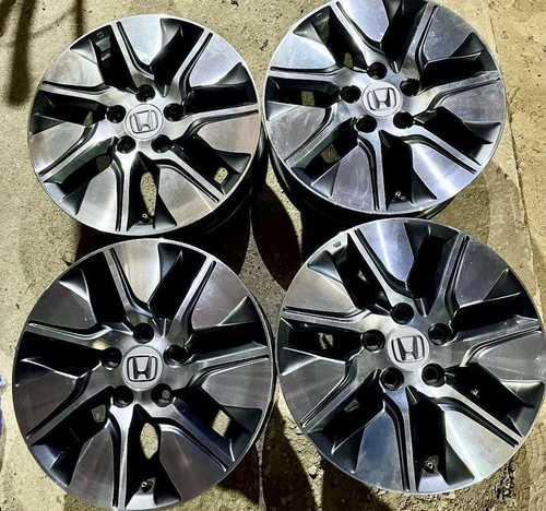Литые диски r17 5x114.3 6J Honda Stepwgn