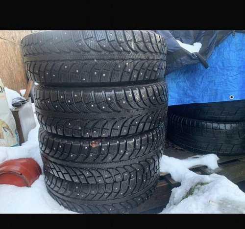 GT Radial Champiro IcePro 205/70 R15 28N