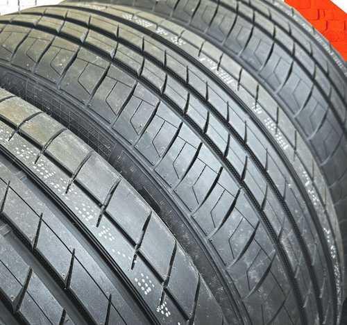 Kapsen RS26 245/45 R20 136T