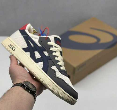 Кроссовки Asics белые