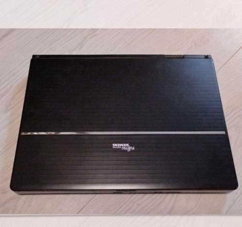 Ноутбук Fujitsu Siemens amilo Xa 2528