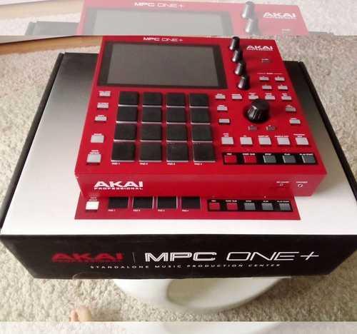 Грувбокс Akai MPC One  