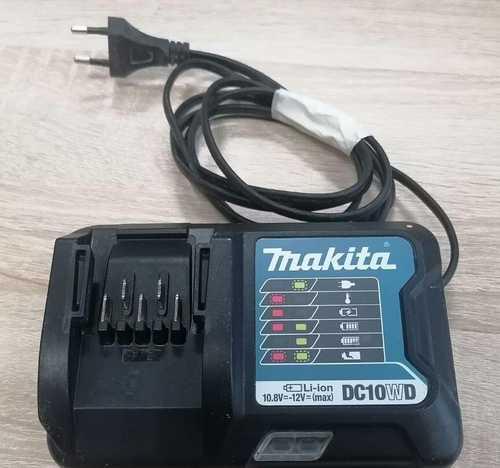 Зарядное устройство Makita