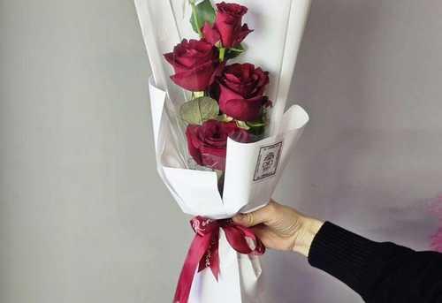 Букет роз на 14 февраля подарок