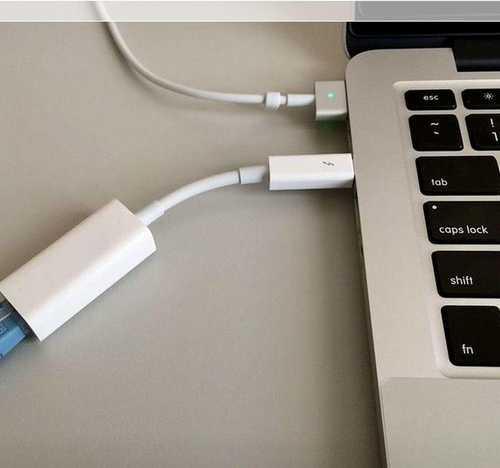 Адаптер Apple Thunderbolt Gigabit Ethernet A1433