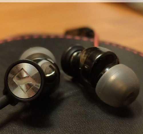 Sennheiser momentum Free