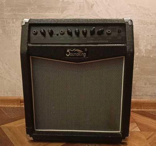 Комбоусилитель Soundking SG30R