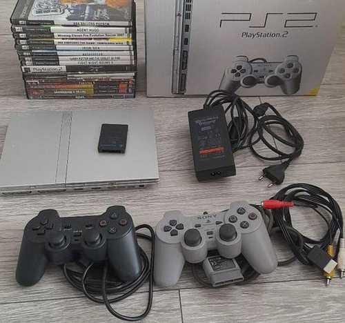 Sony PS2 (чипованная) +2 геймпада и игры