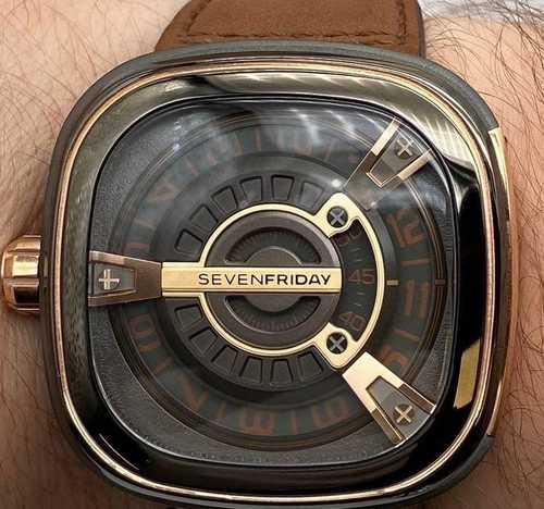 Часы мужские sevenfriday