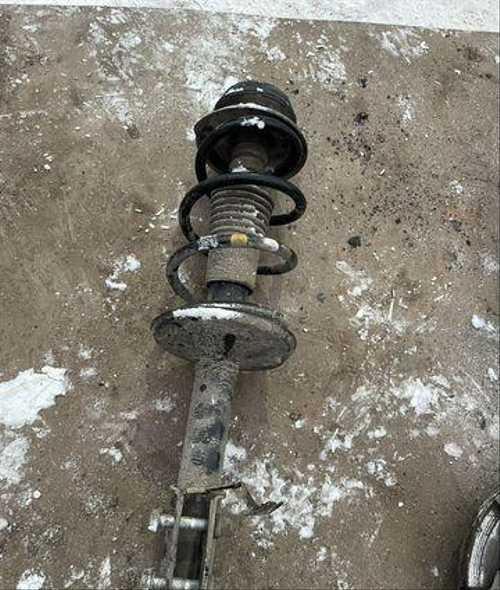 Передние стойки Renault Logan,Largus