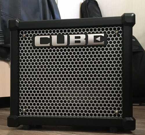 Гитарный комбоусилитель roland cube 10gx